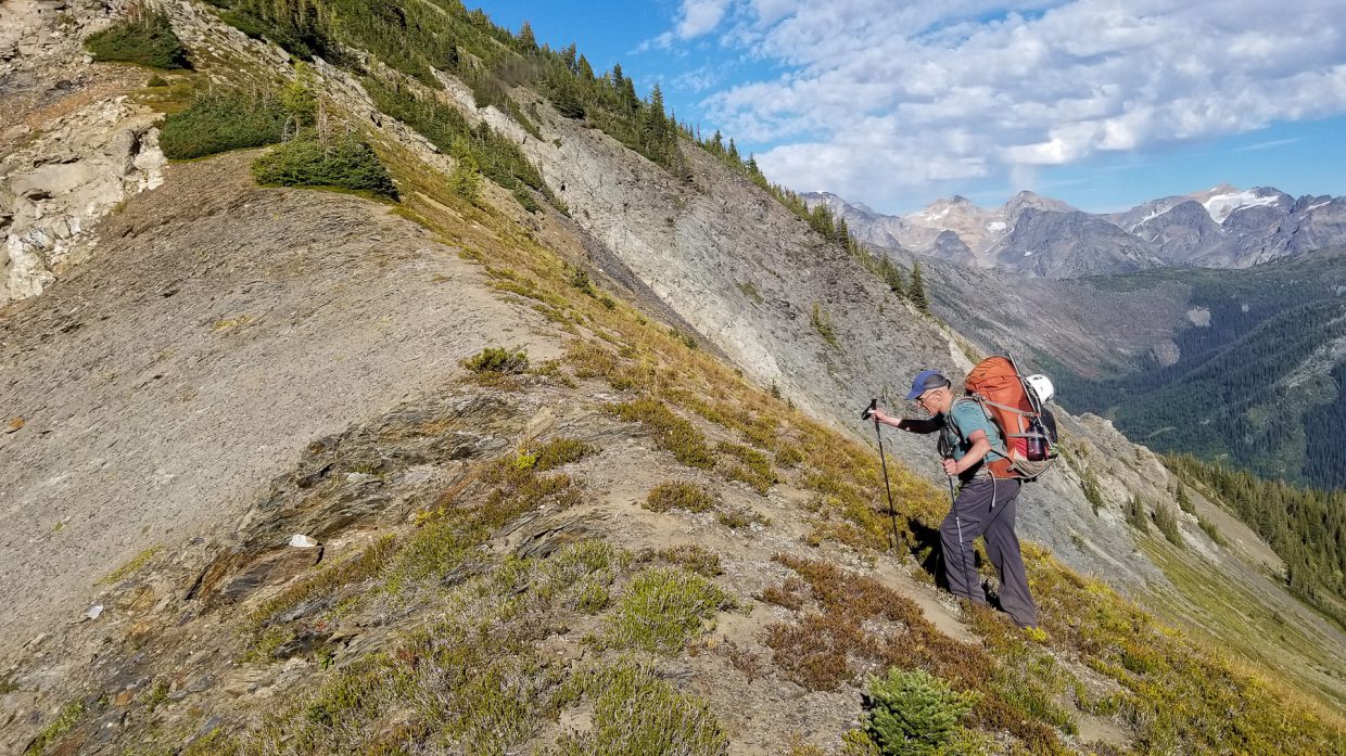 Darren gaining the ridge below Frenchman Peak – Frontrange Imaging